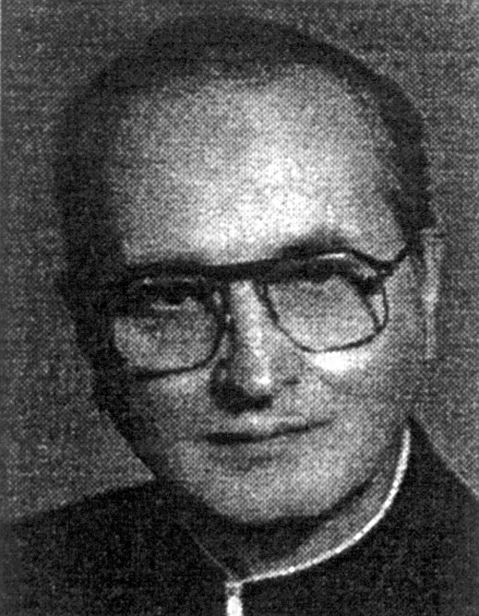 Monsenior PAVEN I. IUSTIN – student Chimie şi Teologie - Asociatia Cei ...